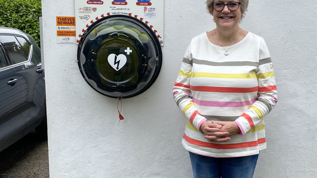 Ivybridge woman encourages home defibrillators | dartmouth-today.co.uk