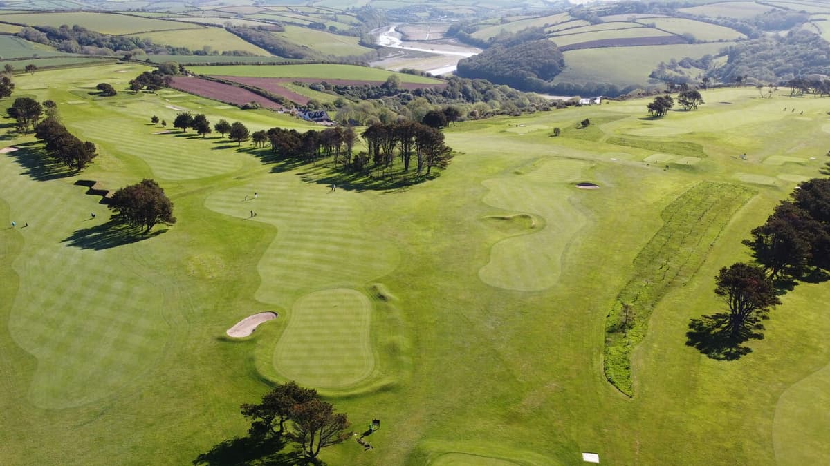 Gritty golfers battling the stormy conditions at Dartmouth and Bigbury ...