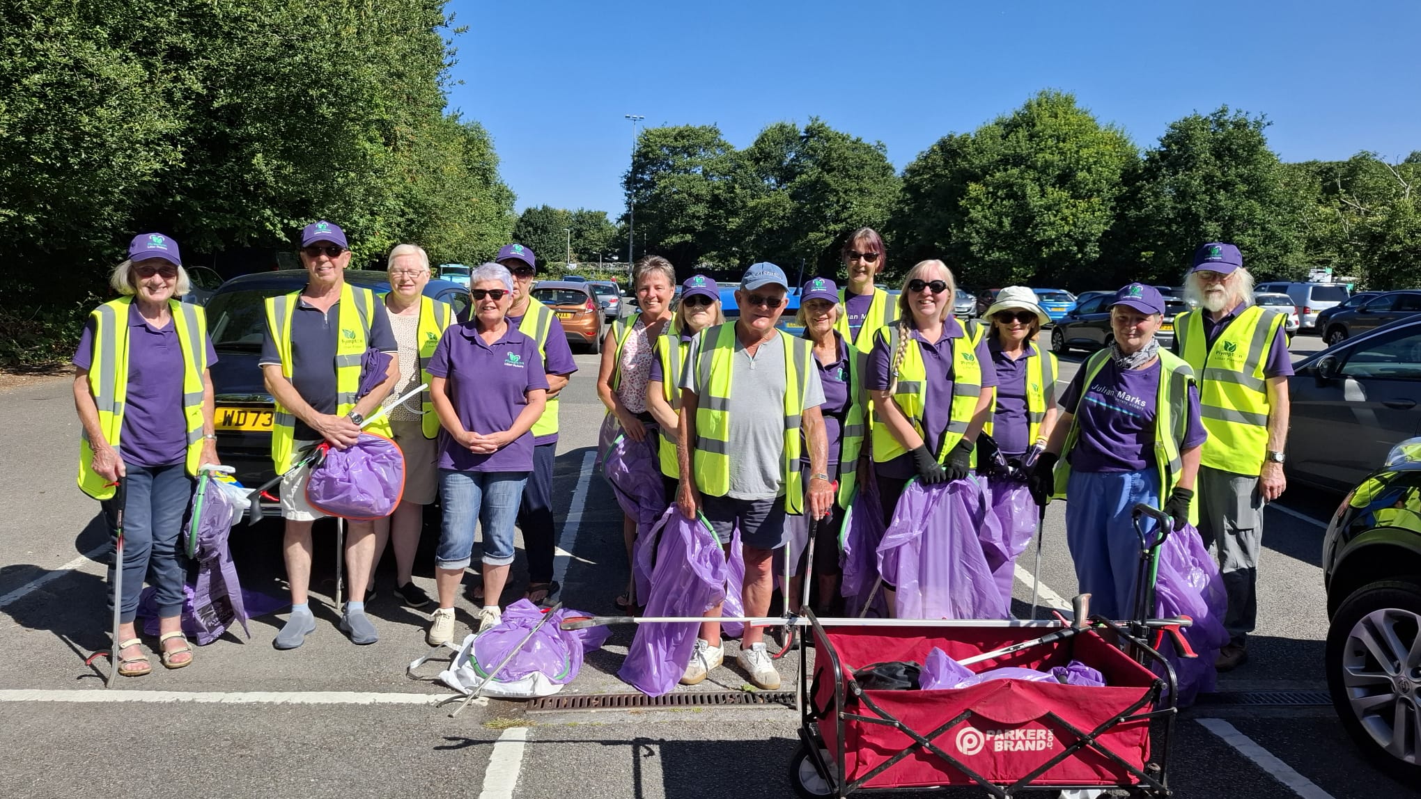 Community group cleans up and gives back | dartmouth-today.co.uk